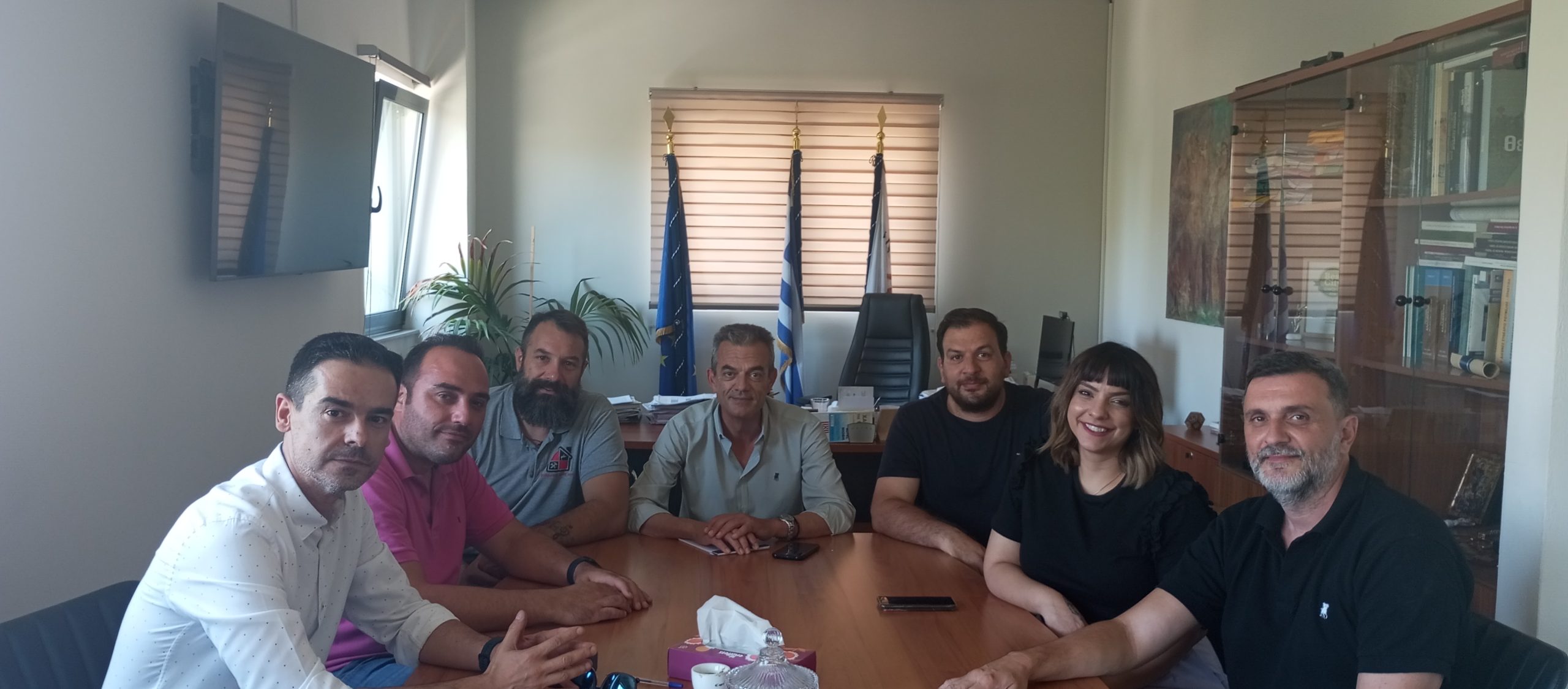 Συνάντηση Δημάρχου με Εμπορικό Σύλλογος Θήβας – Δήμος Θηβαίων